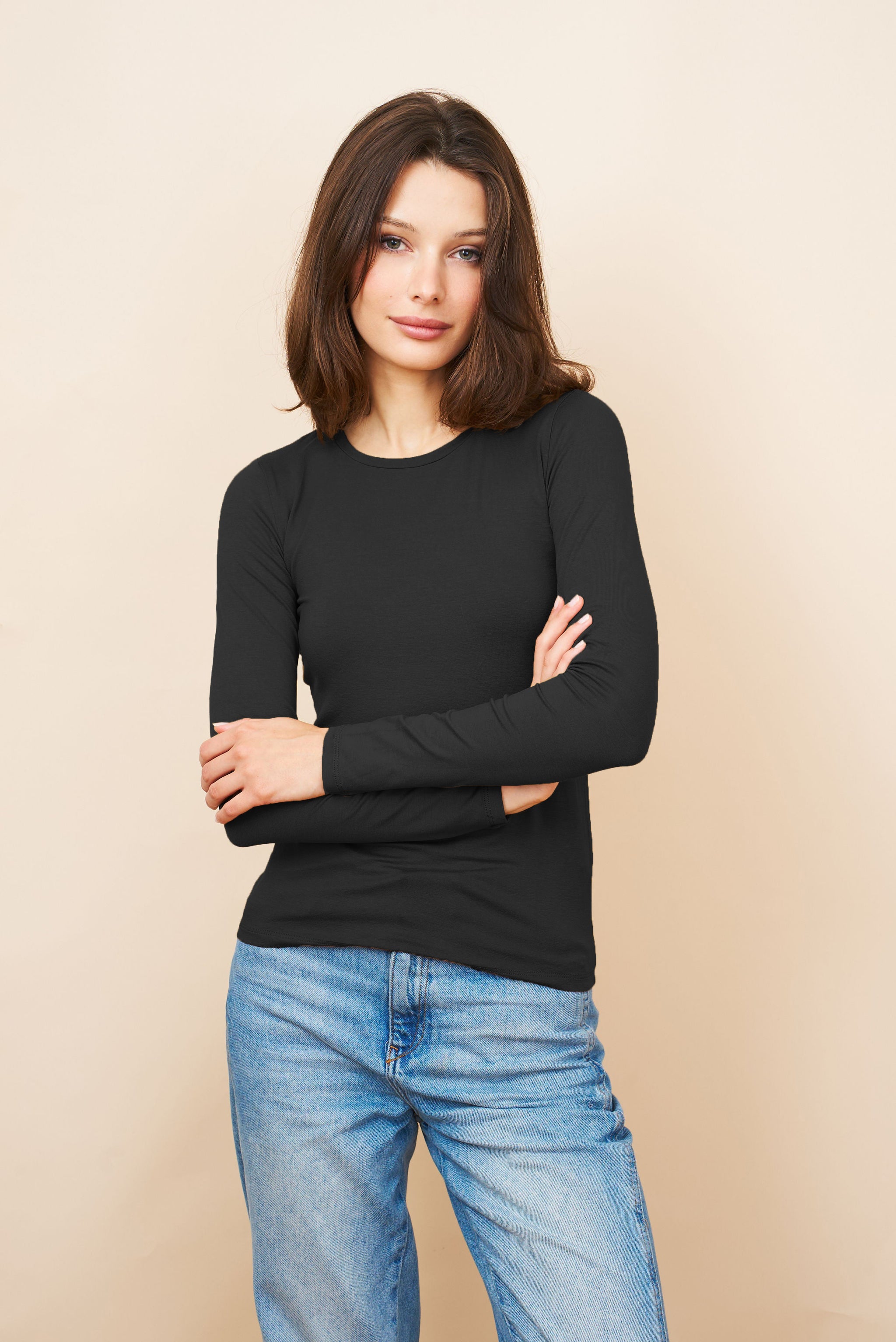 Majestic Long Sleeve Soft Touch Viscose Crewneck in Noir/Black